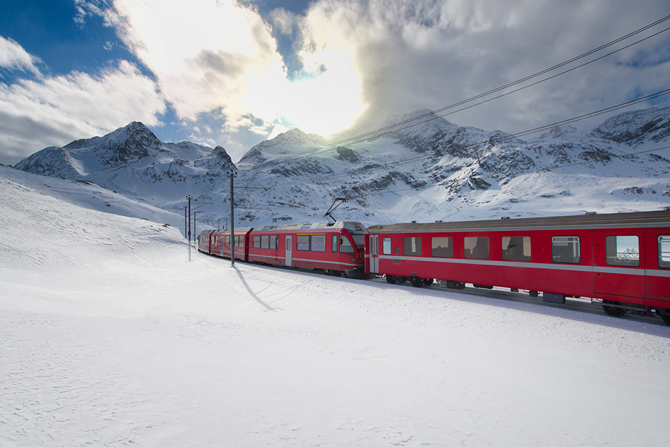 5 Reasons to Travel by Train this Winter Holiday Season | Railbookers®