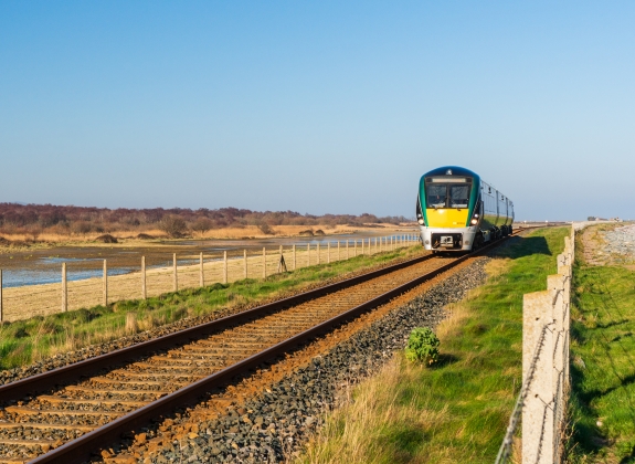 7 Top Reasons to Explore Ireland by Train | Railbookers®