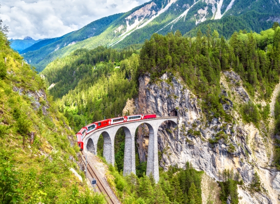 5 of the Best Scenic Train Rides in Switzerland | Railbookers®