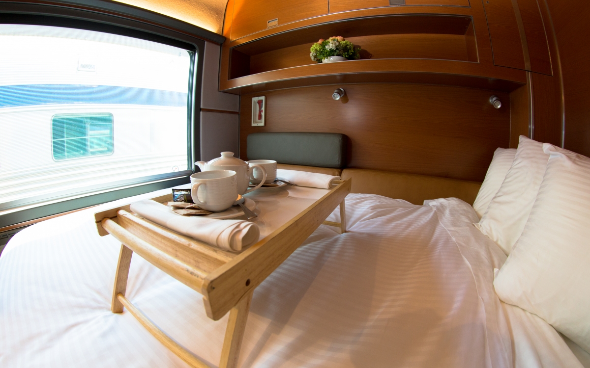 VIA Rail Train | Railbookers