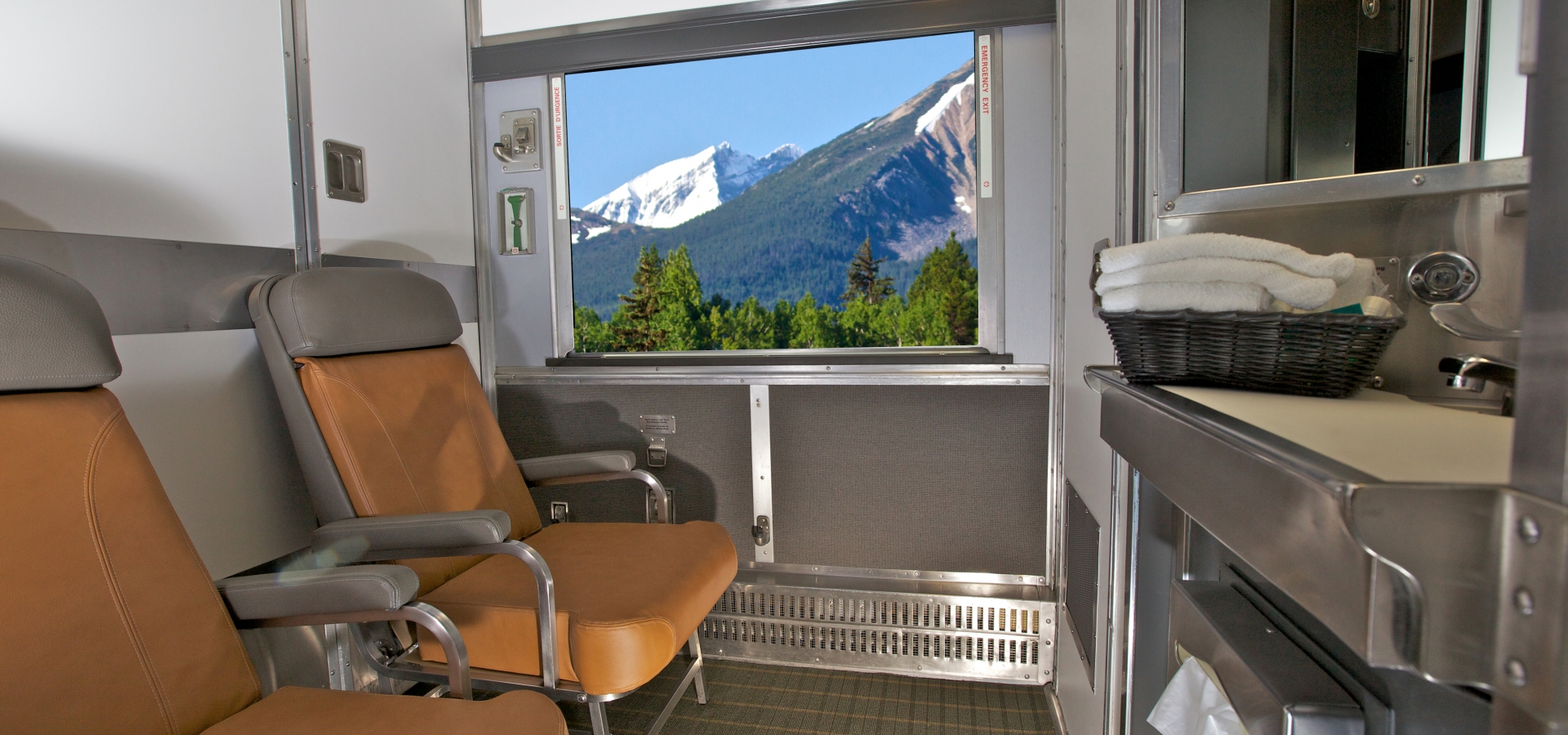 Trains: VIA Rail | Railbookers®