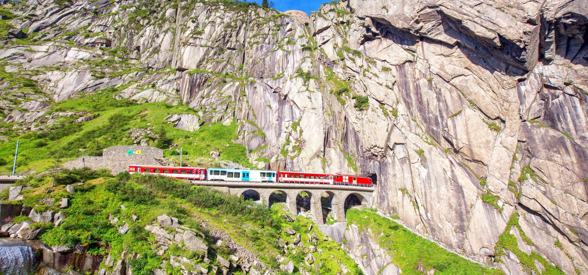 Gotthard Panorama Express Train | Railbookers