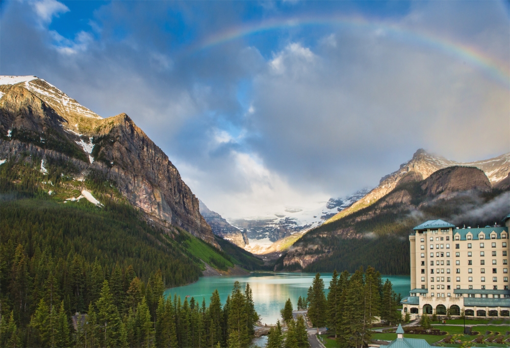 Canadian Rockies and Lake Louise Explorer | Railbookers®