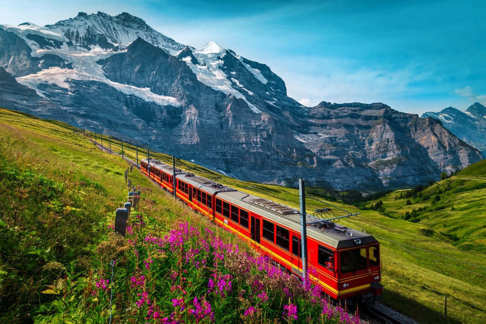 5 Things to Know and 5 Places to Go - Train Holidays in 2019 | Railbookers®